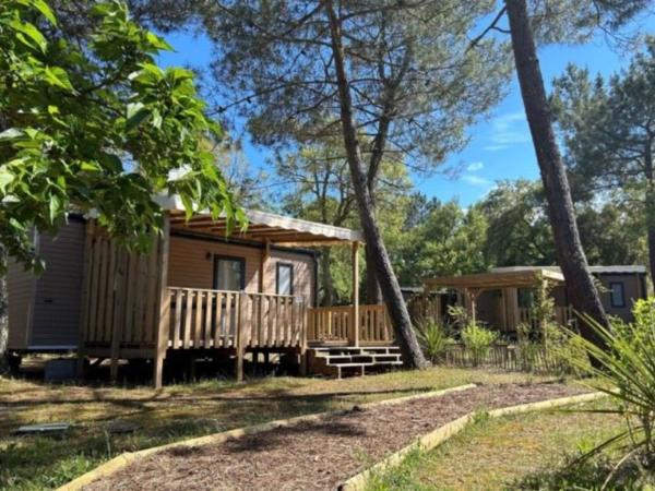 Mobil-home Prestige Avec Terrasse - 4 Personnes, 2 Chambres - Api-1-52-486 - Saint-Vincent-de-Tyrosse