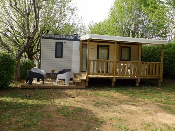 Mobil Home Spacieux Avec Terrasse à Limeuil - Api-1-52-640 - Dordogne