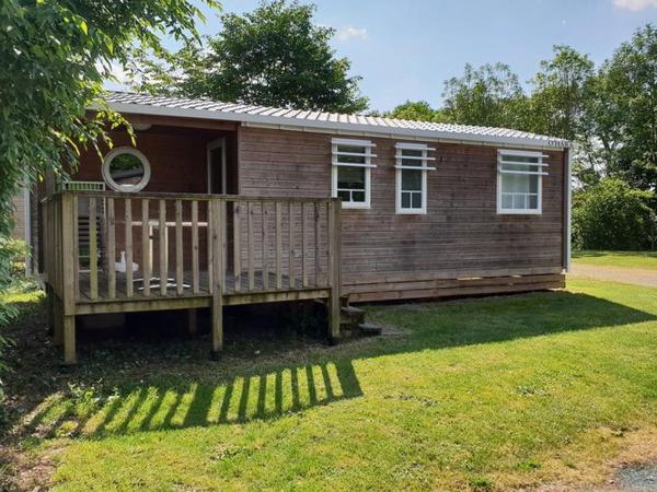 Mobil-home Confortable Avec Terrasse Pour 6 Personnes - Api-1-52-523 - Marans