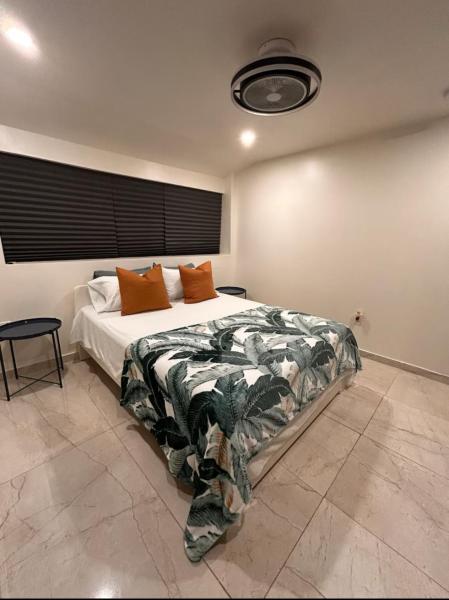 Miami Rooms - Key Biscayne, FL