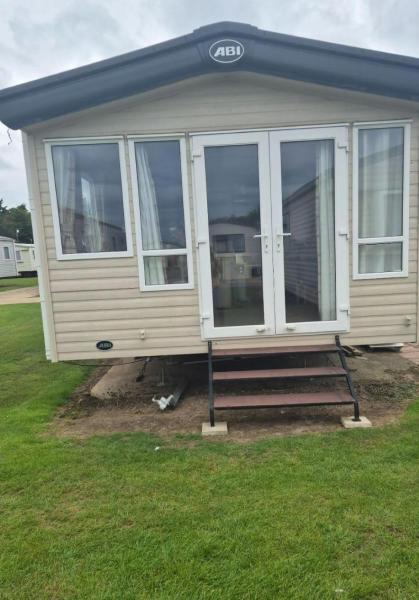 Cosy Caravan With Free Wifi At Broadland Sands Park, Suffolk Ref 20162bs - Gorleston-on-Sea