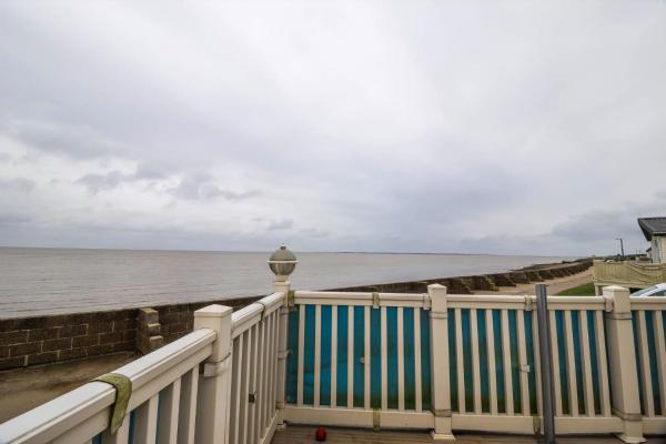 Stunning Lodge With Full Sea Views At Coopers Beach Holiday Park Ref 49019s - Colchester