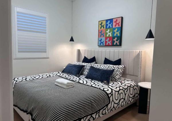 #Marbella Lane - Cityside Haven With Touch Of Charm - Long Beach, CA
