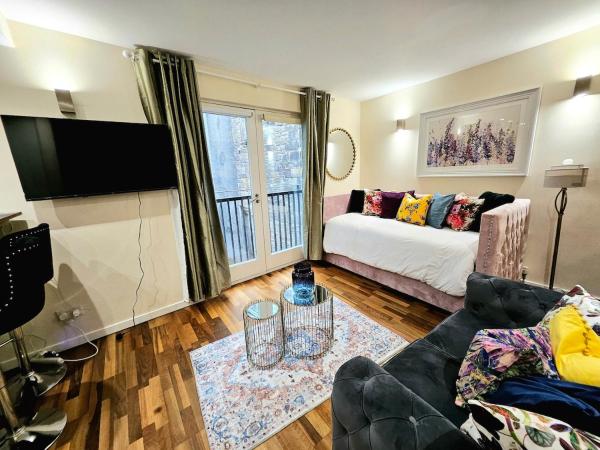 2 Bedroom, 4 Beds -Grassmarket - 에든버러