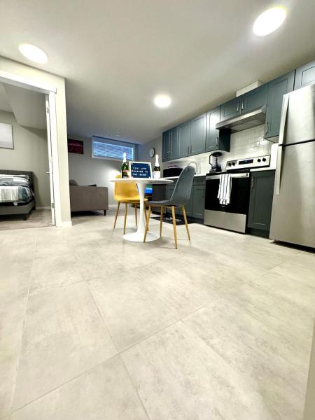The Bliss 1bedroom Apt Close To The Henday - Alberta