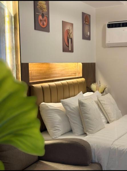 Molerz Suites -Casa Umber Jtower Beside Sm Jmall - Compostela