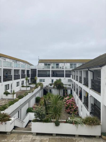 45 St Nicholas Court - Hayle