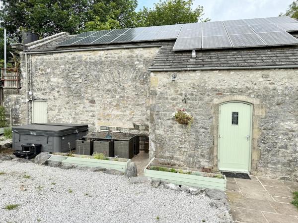 Luxury Wellbeing Barn With Hot Tub & Cold Plunge - Grassington