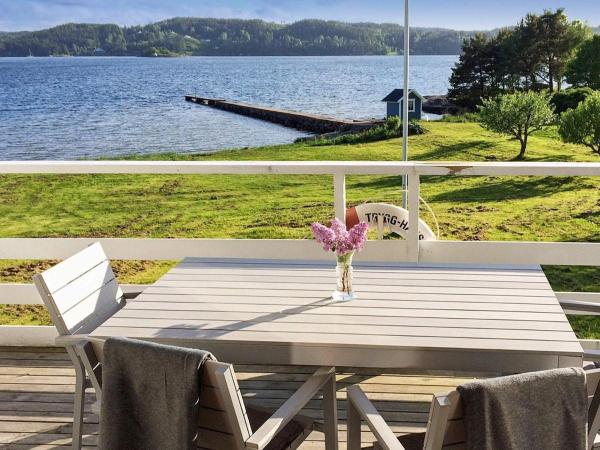 4 Star Holiday Home In Ljungskile - Ljungskile