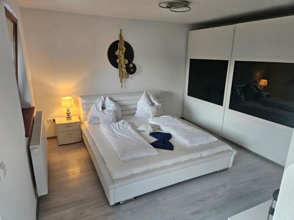Großzügiges Reihenhaus Mit Garten Ideal Für Geschäftsreisende Und Familien Bis 8 Personen - Offenburg