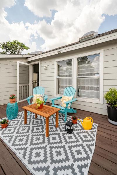 Juniper Cottage 2br Guesthouse With Balcony Near Downtown Houston - Houston, TX