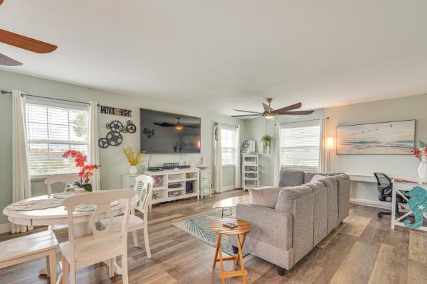 7 Mi Pcb Beaches, Bays And Sunsets Getaway With Patio - Panama City, FL