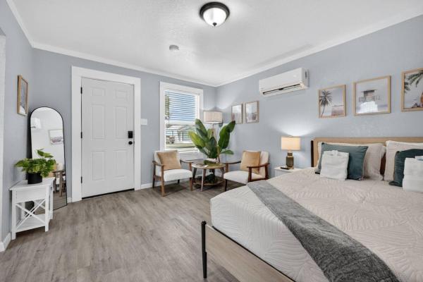 Cozy Stay And Modern Comforts - Pensacola, FL