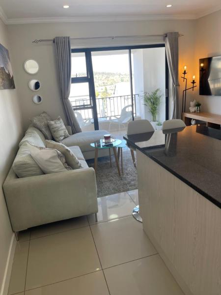 Apartment In Roodepoort - Krugersdorp