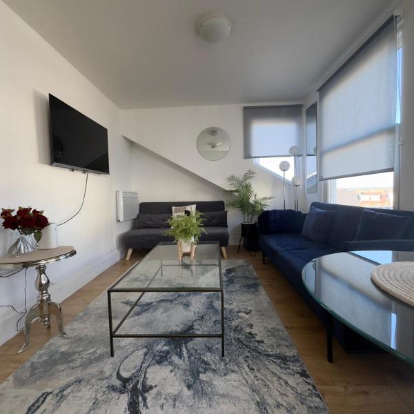 Seafront Top Floor Apartment - Portsmouth