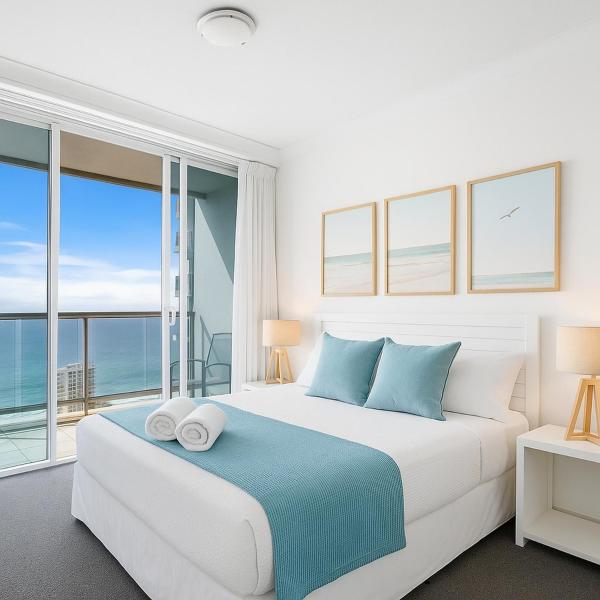 Ocean Views 33rd Floor Beachfront Surfers Paradise Apartment - Surfers Paradise