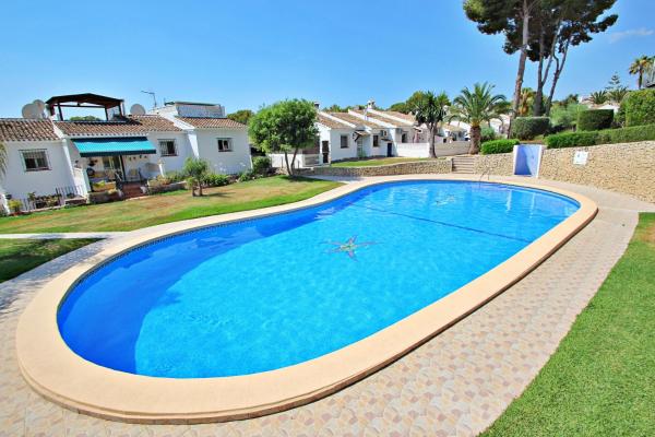 Vista Mar - Modern, Well-equipped Bungalow In Moraira - Moraira