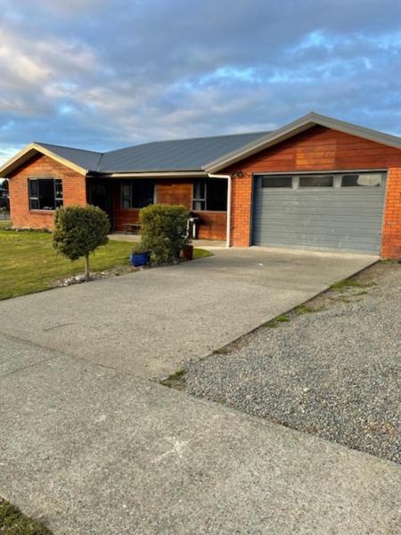 Mountain View Family Home - Fiordland