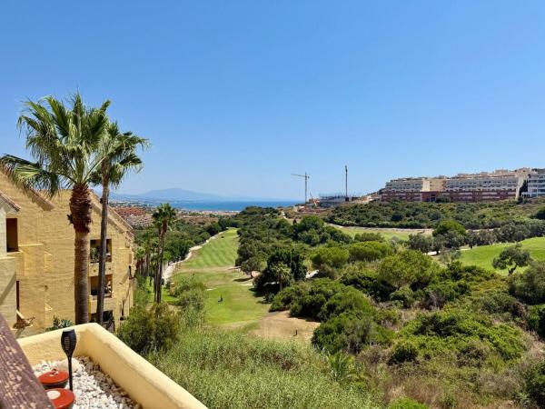 Sea View & Golf Frontline 2-bedroom In Duquesa - Manilva