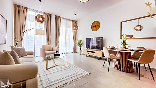 Modern 2br Poolside Retreat Vera Residences - Abu Dhabi