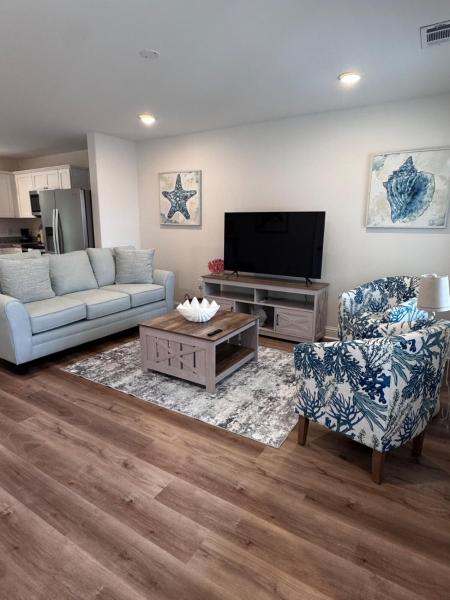 Chic Beach Home Near Airport Casino Base - Oasis Resort, Gulfport