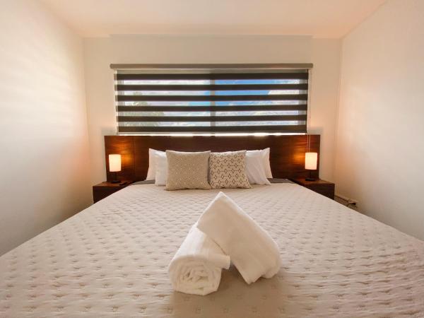 Casa Moderna En Privada Con Alberca 5 Min Del Aeropuerto Y Consulado Americano - Hermosillo