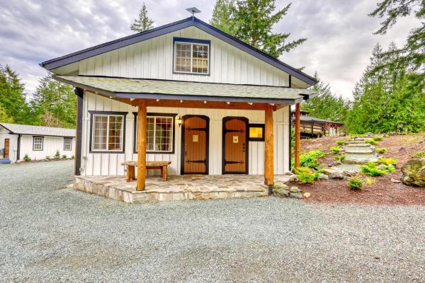 Idyllic Cozy Cabin Haven Near Whistle Lake In Washington - Anacortes, WA