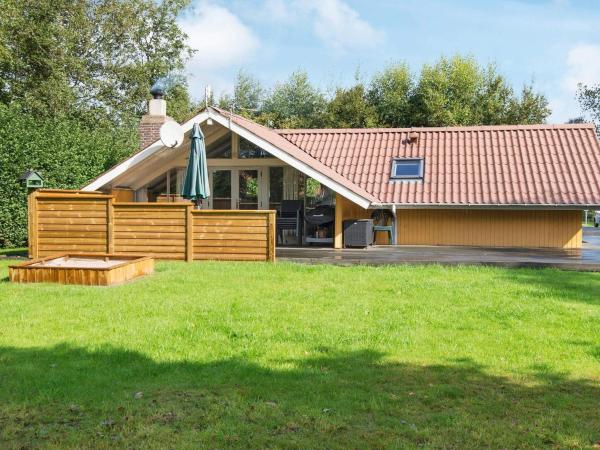 6 Person Holiday Home In Hemmet-by Traum - Norre Nebel