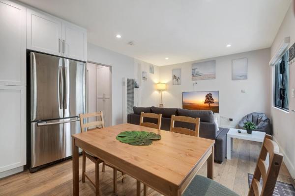Feel At Home At A One Bedroom Apt 1 Block From The Beach - Hawthorne, CA