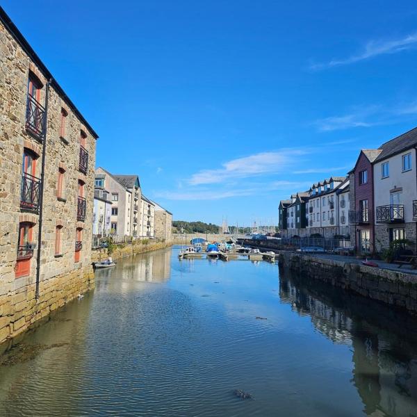 Penryn Quayside Apartment – 1-bed, Fully Equiped Waterside Base - 彭林