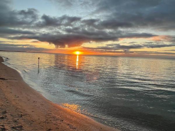 Coastal Cove Suite - With Heated Pool Near Hot Springs & Golf - Melbourne