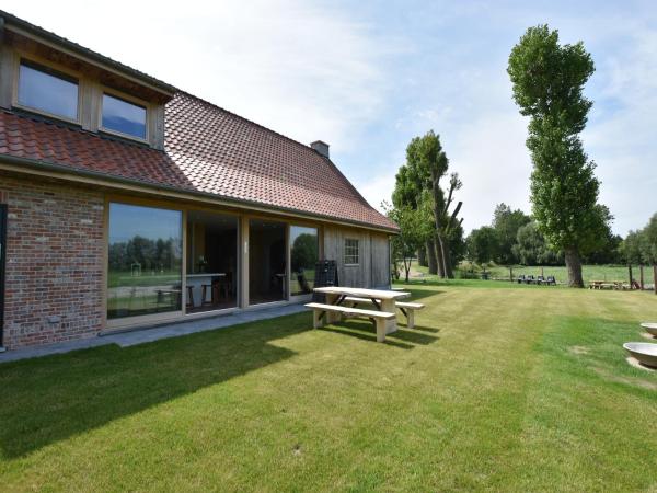 Beautiful Holiday Home With Terrace, Garden - Diksmuide