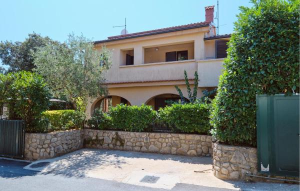 3 Bedroom Pet Friendly Apartment In Artatore - Mali Lošinj