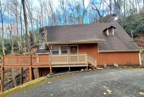 Mountain Getaway: 3-bedroom Hidden Creek Chalet - Tennessee