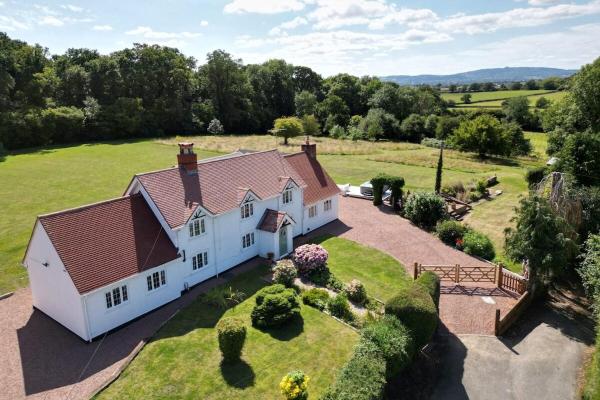 Beautiful Danford House & Lodge With Hot Tub - Tewkesbury