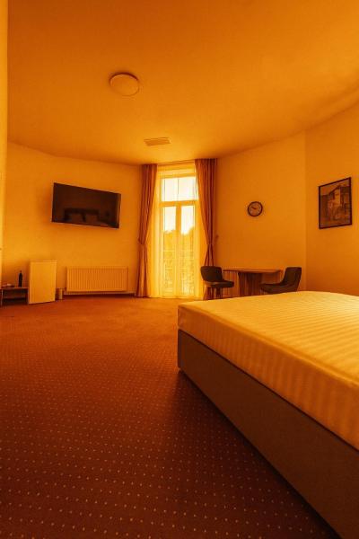 Resedinta Cina - Brașov, Rumanía