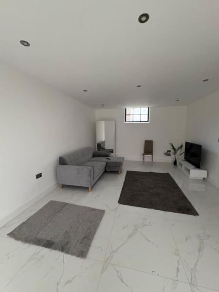 Stunning 2-bed House In Great Warley, Brentwood - Brentwood