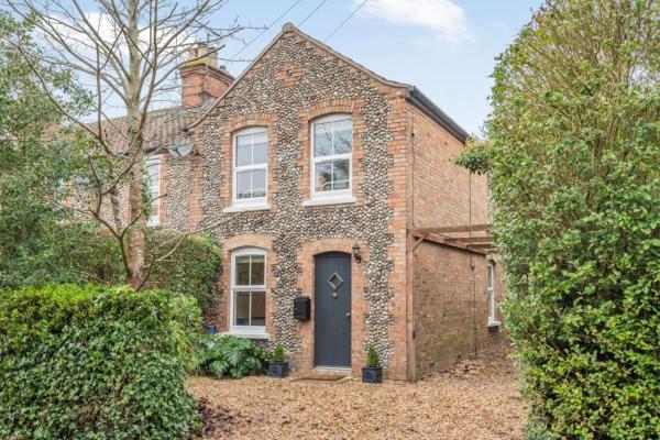 Pink Lady Cottage - Holt