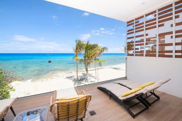 Silver Reef 2 Oceanfront Condo - Cayman Islands