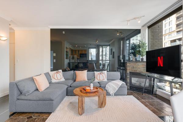 Luxury 2br Penthouse With Panoramic Views In Downtown Vancouver - Vancouver