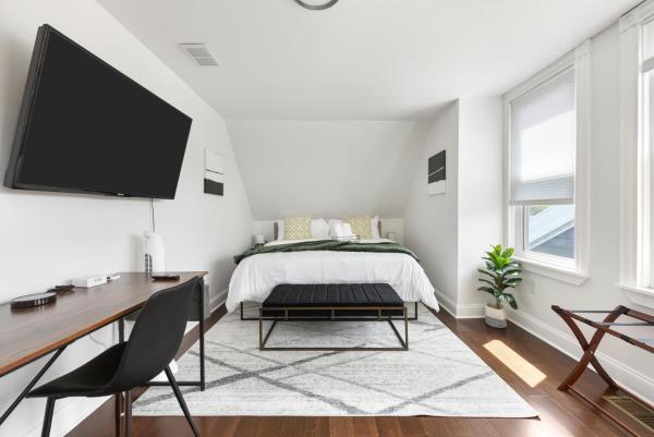 The Point State Room On Beatty - Forest Hills, PA