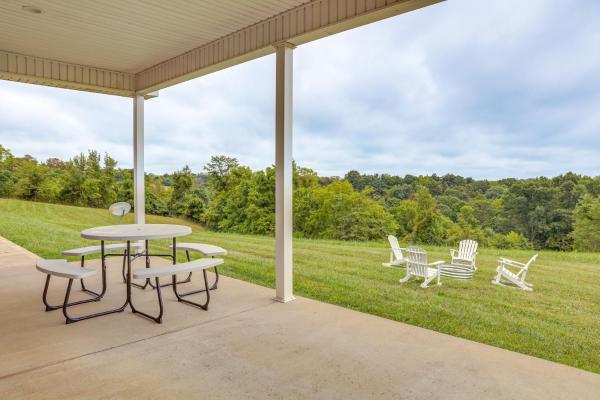 14 Mi To Ark Encounter Rural Corinth Escape! - Corinth, KY