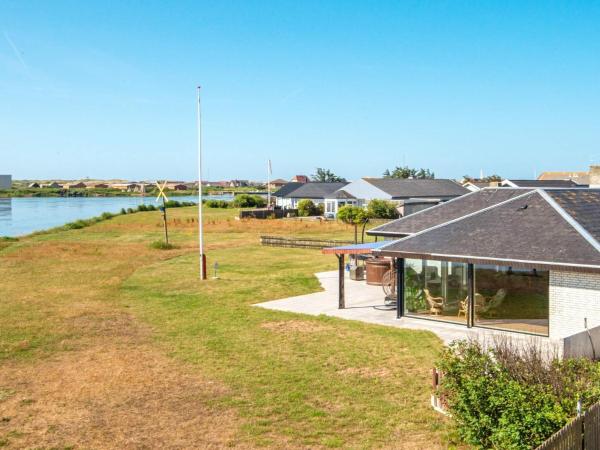 8 Person Holiday Home In Ulfborg-by Traum - Thorsminde