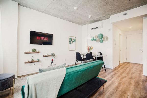 Cozy 1 Bdr Retreat Steps To Bell Centre - Boucherville