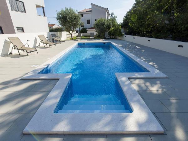 Seaside Villa In Zadar With Swimming Pool - Zadar