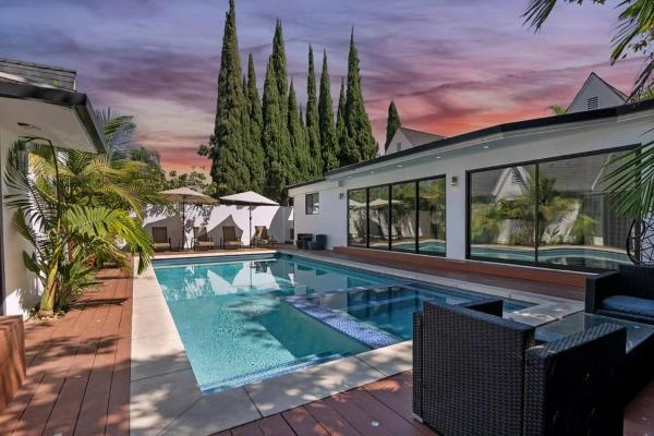 Mansfield Modern - Hollywood, CA
