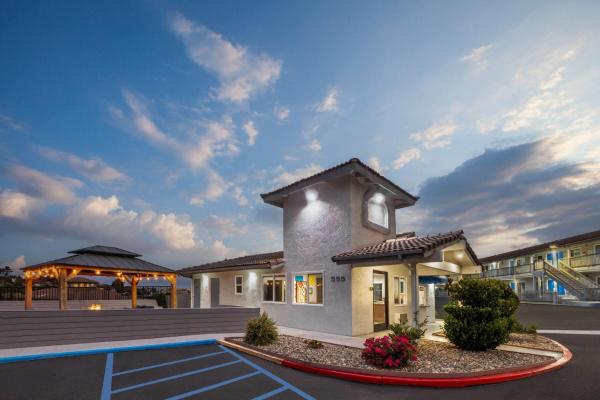 Days Inn By Wyndham Arroyo Grande Pismo Beach - Pismo Beach, CA