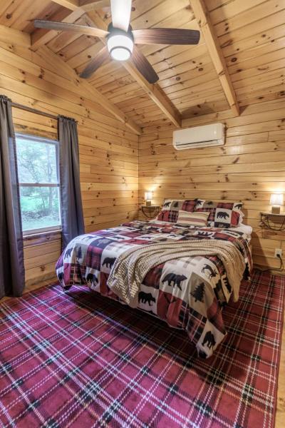 Copperhead Cabin- Hocking Hills Hot Tub Games - Hocking Hills State Park, OH