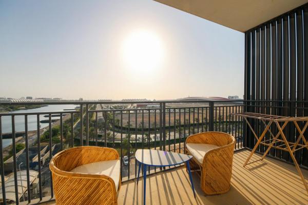 Prestigious 2 Bedroom Facing Ferrari World With Canal View - Abou Dabi