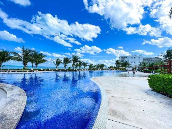 Punta Me Luxury Apartment Beach Front - Cancún